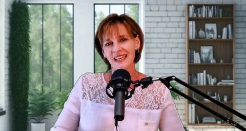 Die vrou agter die splinternuwe Leef Lig-podsendings: Ds Janine Bevolo ...